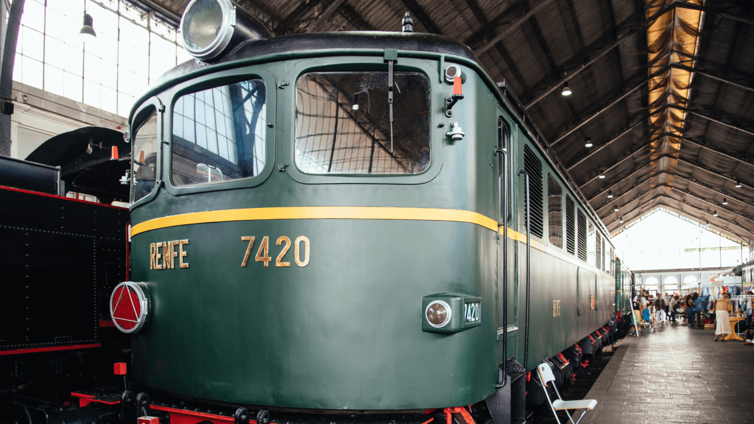 Train vs. Bus: Choosing the Best Mode of Travel for Your Next Journey ...